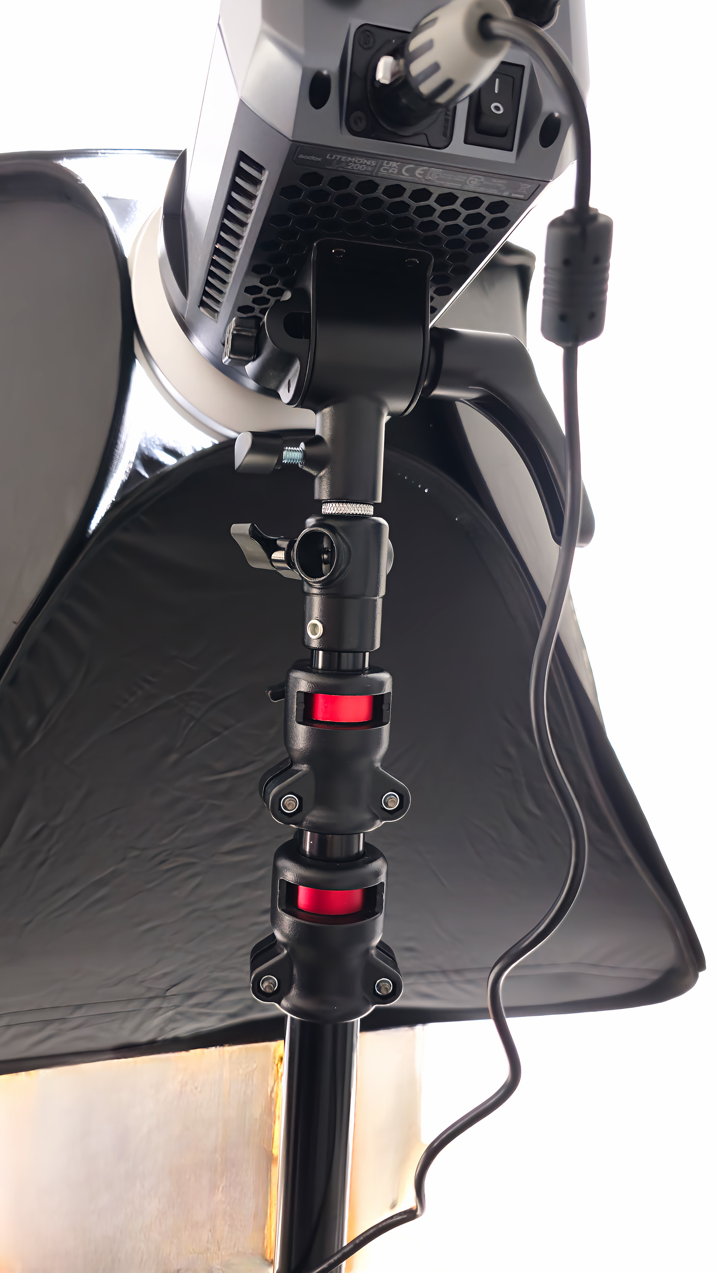 The JINBEI 8.6ft Aluminum Light Stand: Stability and Versatility - Run ...